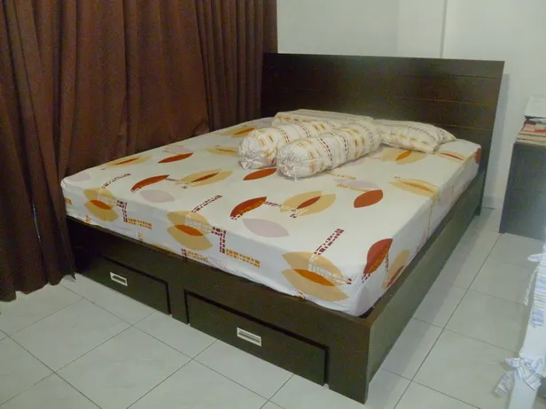 Tempat Tidur Minimalis Model Lengkung Garis Roteran | Tempat Tidur | Karya Indah Furniture